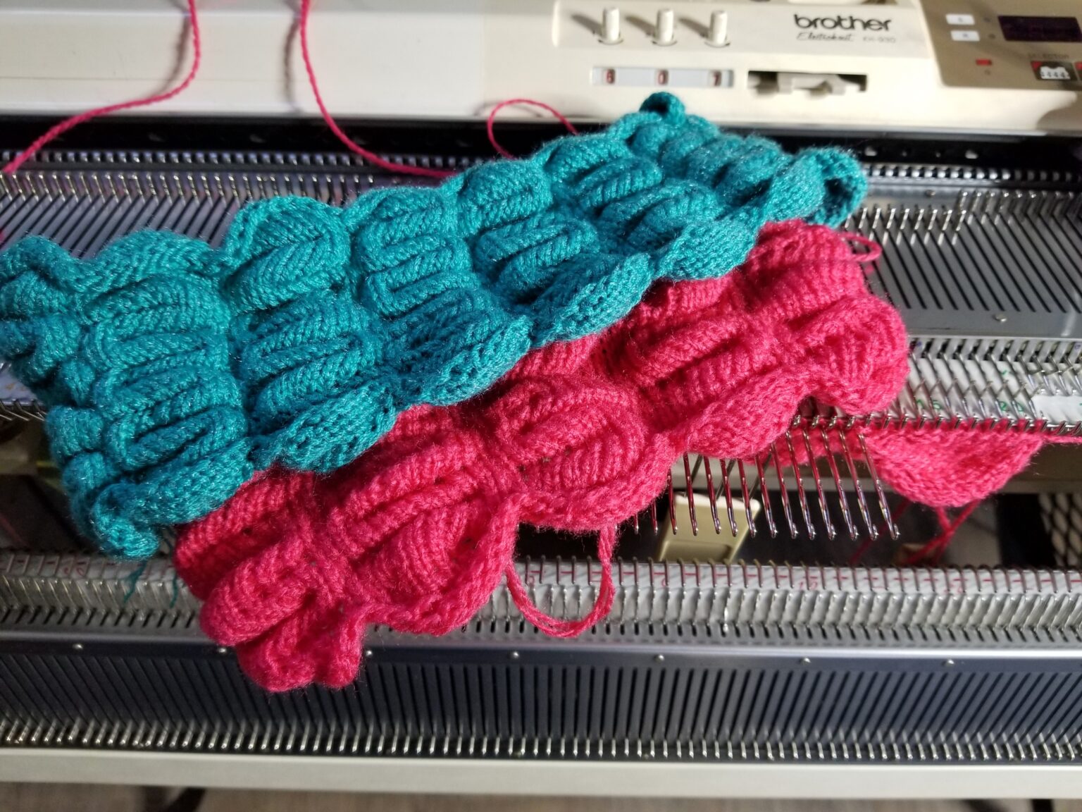 Bubble Stitch to Knit on Any Machine - The Salty Knitter
